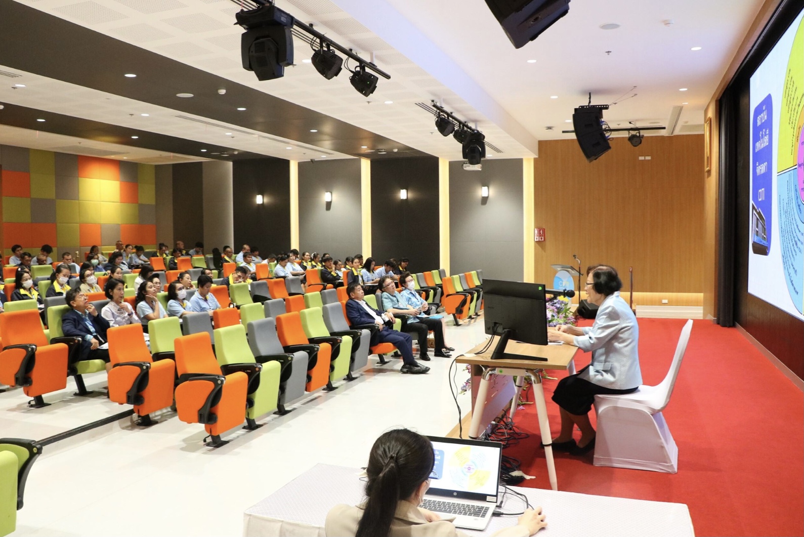 อธิการบดีพบ บุคลากรสายสนับสนุน ก่อนเปิดภาคการศึกษา ภาคเรียนที่ 2/2567 — สถาบันเทคโนโลยีจิตรลดา CDTI